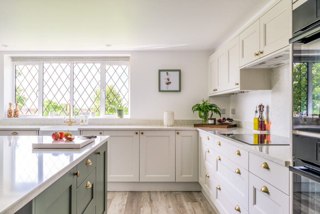 Mornington Shaker Porcelain and Regiment - Polished Designs